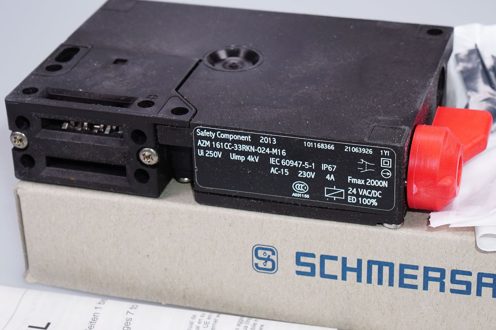 SCHMERSAL Sicherheitszuhaltung AZM 161CC-33RKN-024 M16 ...